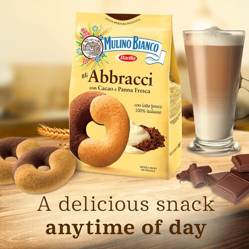 Mulino Bianco Abbracci Biscuits with Chocolate & Fresh Cream - Ocado