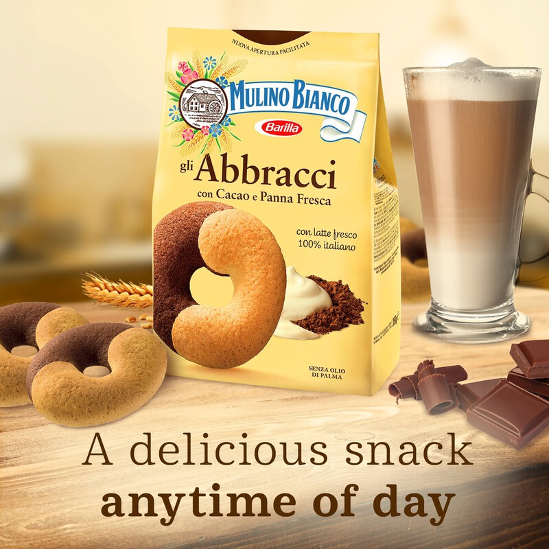 Mulino Bianco Abbracci Biscuits with Chocolate & Fresh Cream - Ocado
