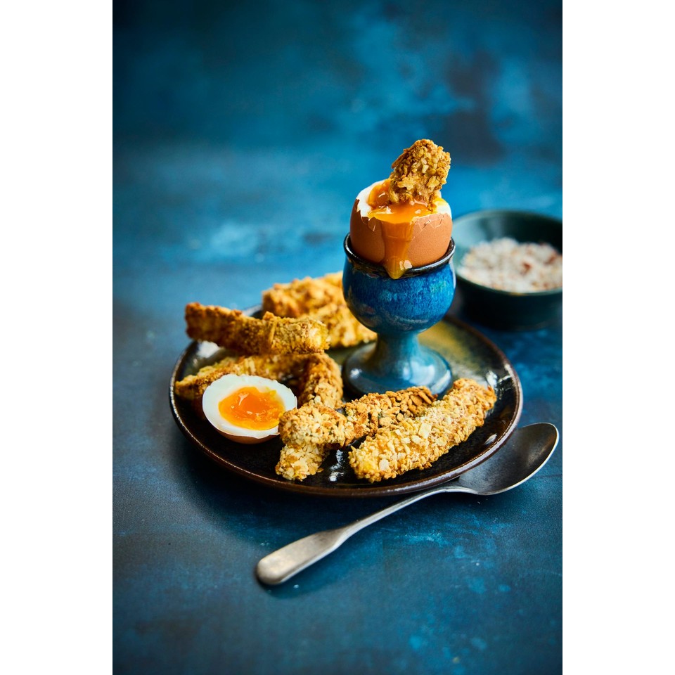 Clarence Court Burford Buff 10 Medium Free Range Eggs - Ocado