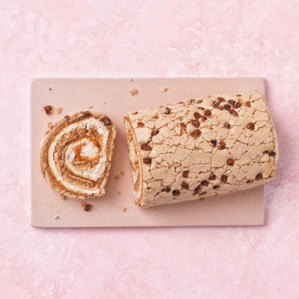 M&S Toffee & Pecan Meringue Roulade Frozen - Ocado
