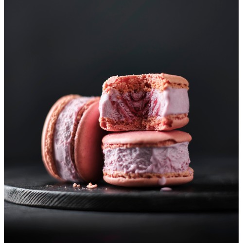 M&S Raspberry Macaron Ice Cream Sandwiches Serves 4 - Ocado